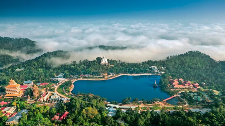 Núi Cấm Sơn Hà Giang - Miền Thơ Mộng Giữa Lòng Cao Nguyên Đá